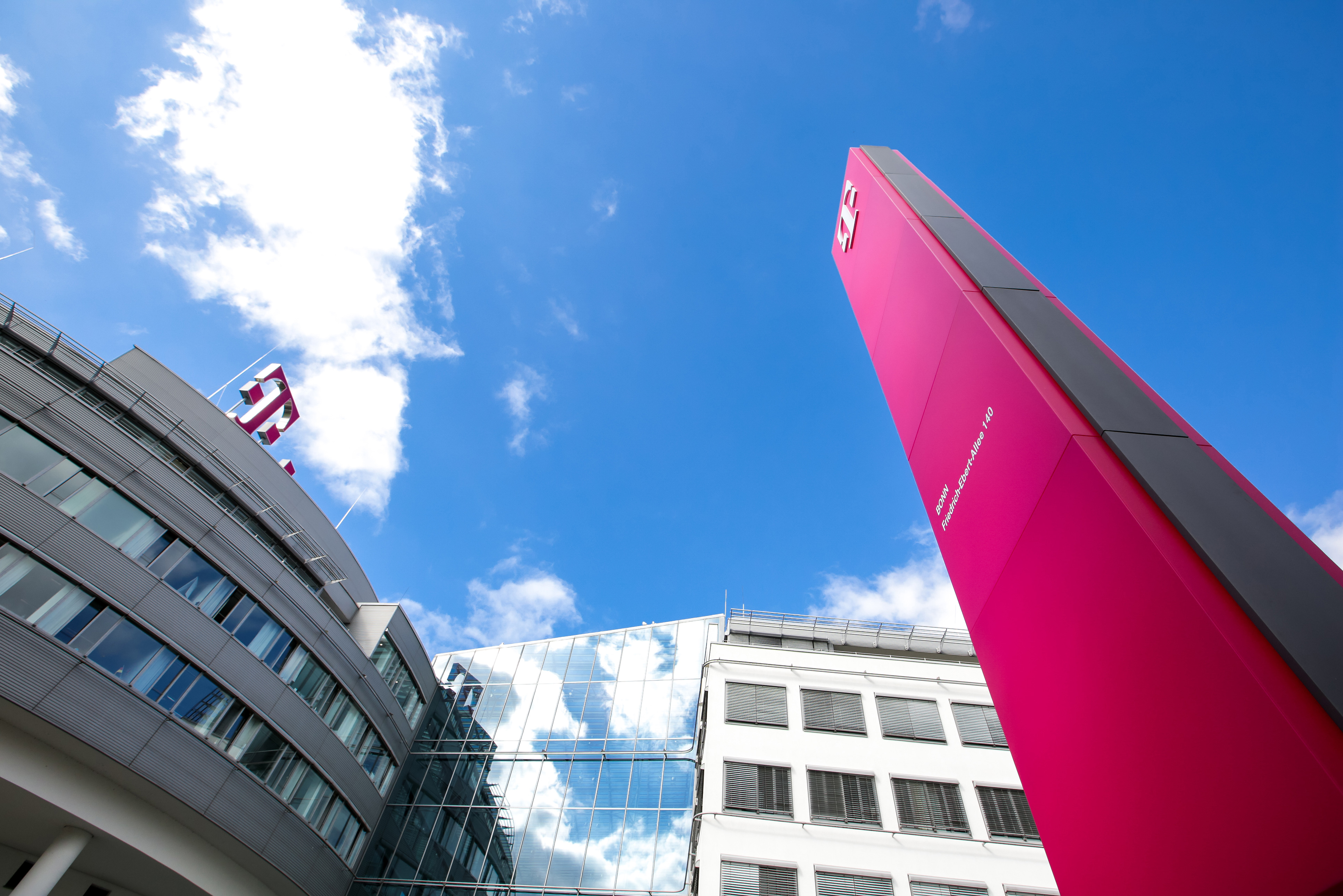 Deutsche Telekom: Forecast 2017