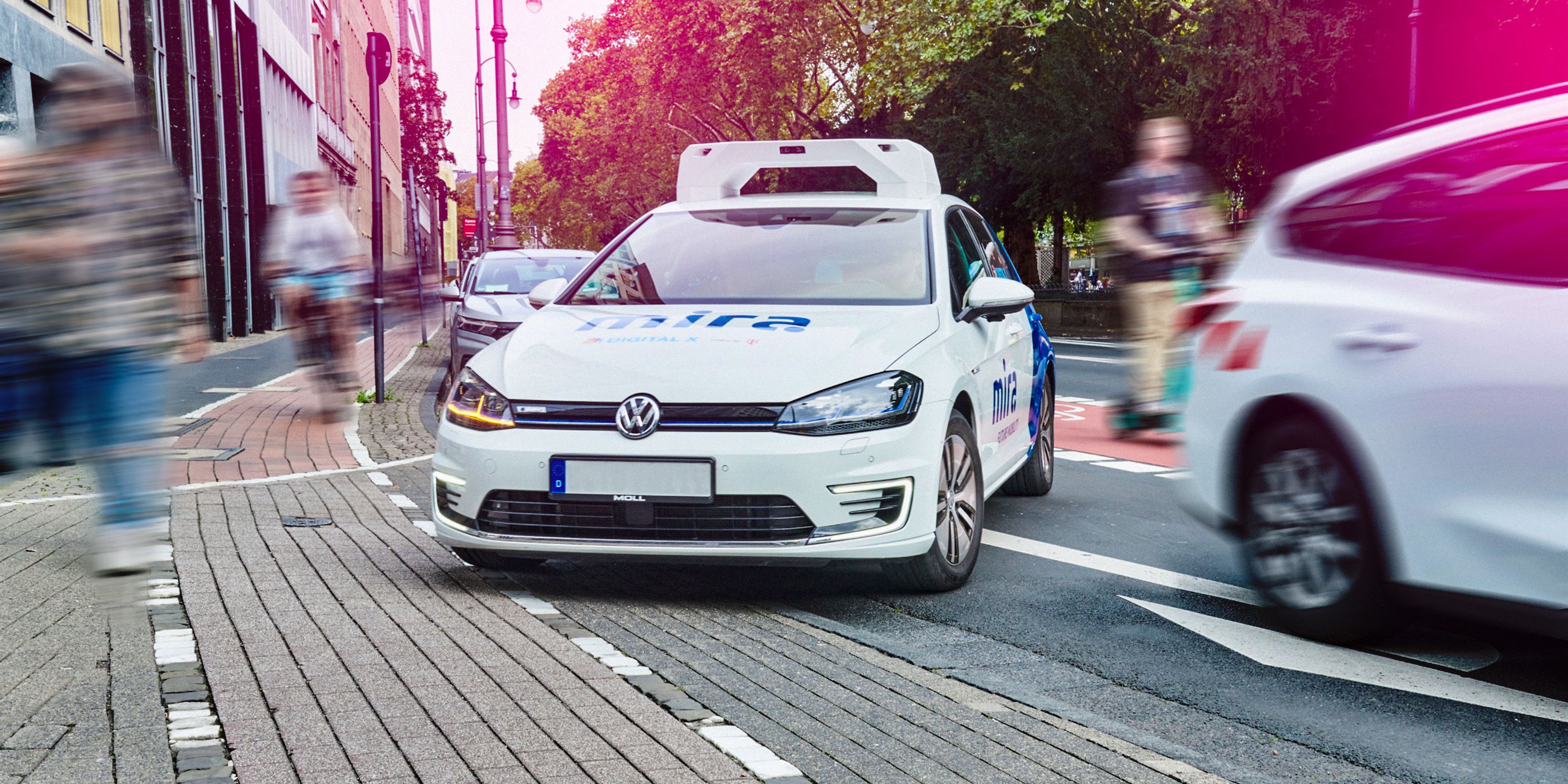 5G puts remote-controlled cars on the road | Deutsche Telekom