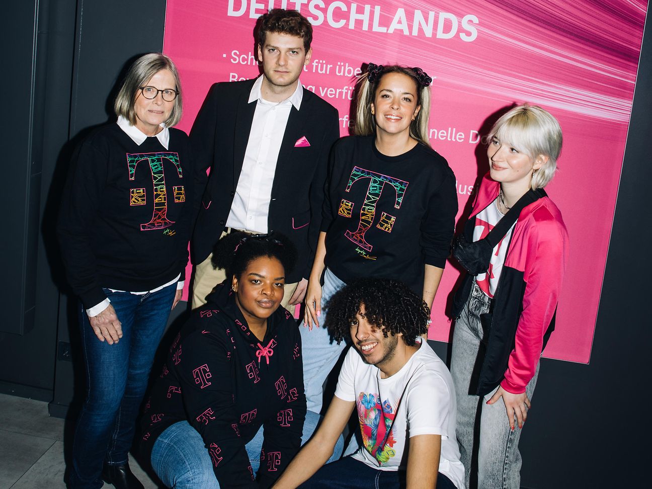 Stardesignerin Marina Hoermanseder kleidet Telekom Mitarbeitende ein ...