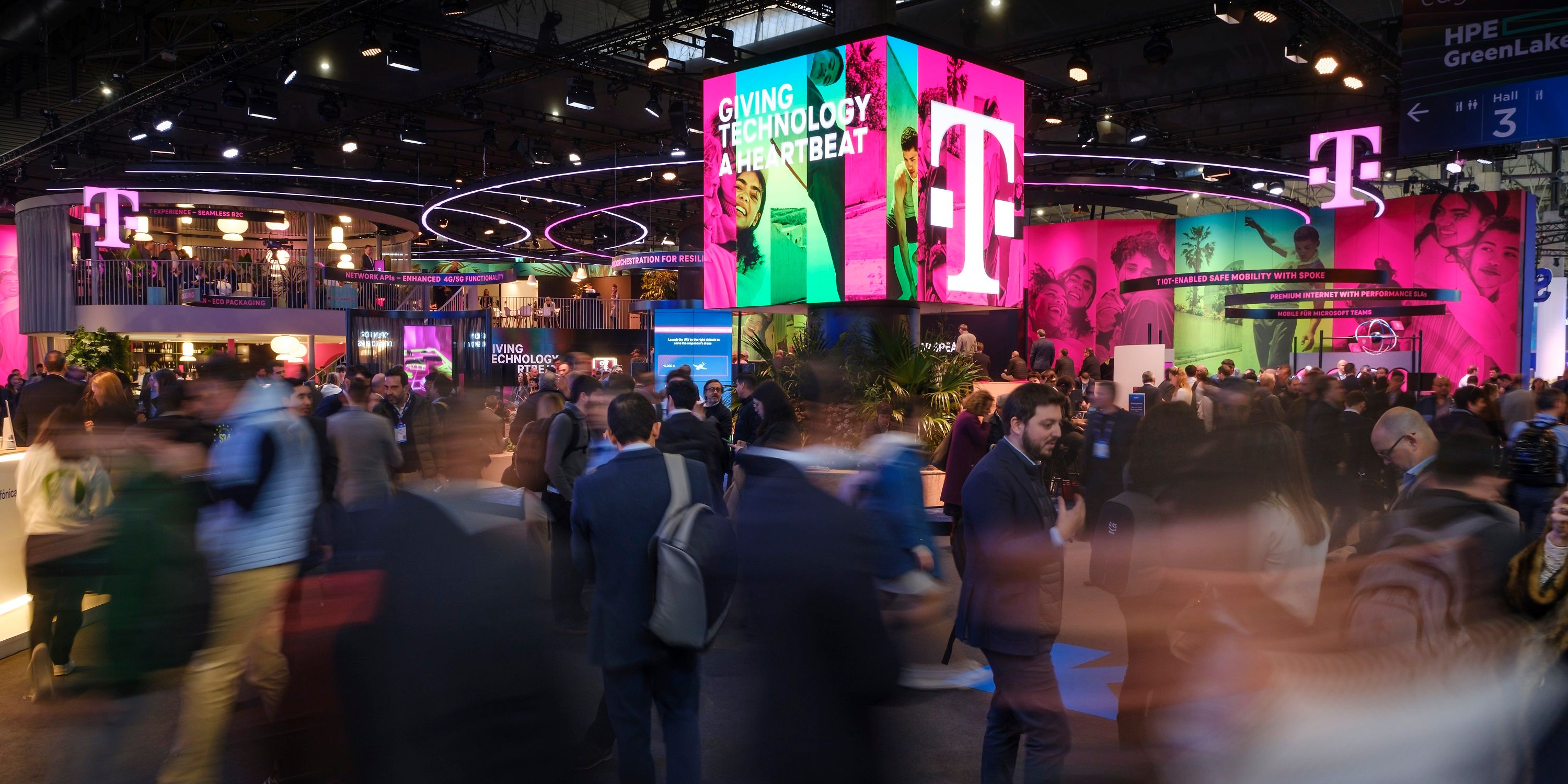 MWC: Telekom booth with a lot of heartbeat | Deutsche Telekom