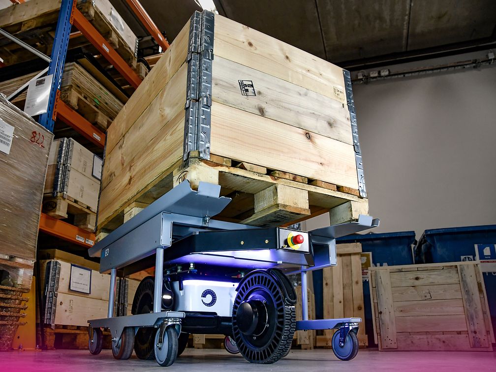 From logistics to farming: Autonomous robotics becomes reality ...