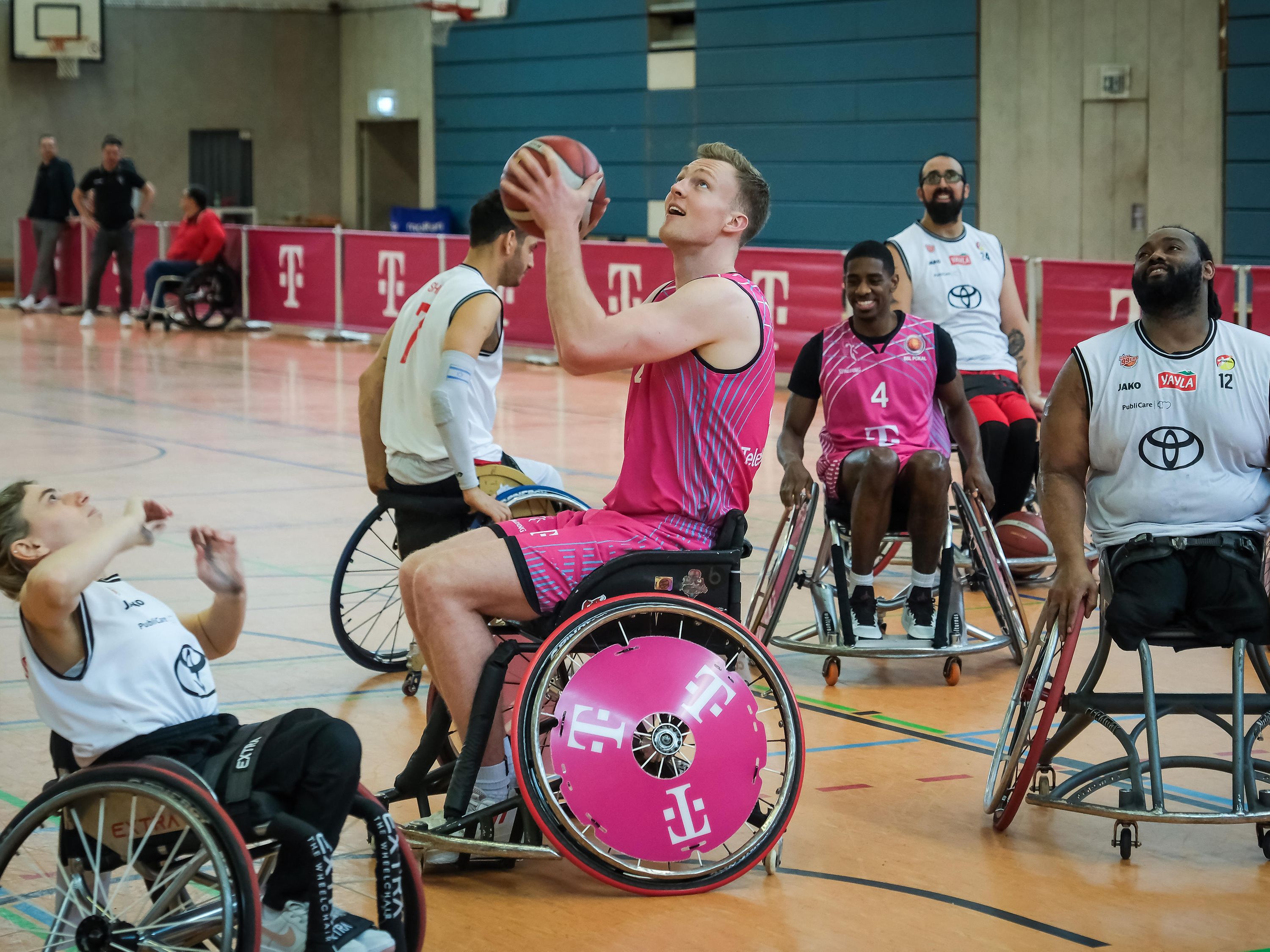 Unity in diversity: basketball meets wheelchair basketball | Deutsche ...