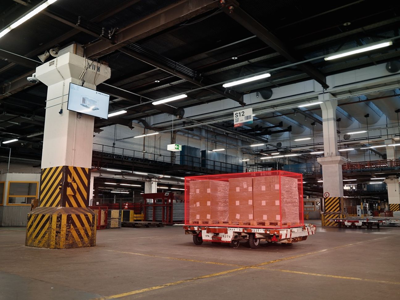 FIEGE Air Cargo Logistics: When AI manages air freight | Deutsche Telekom