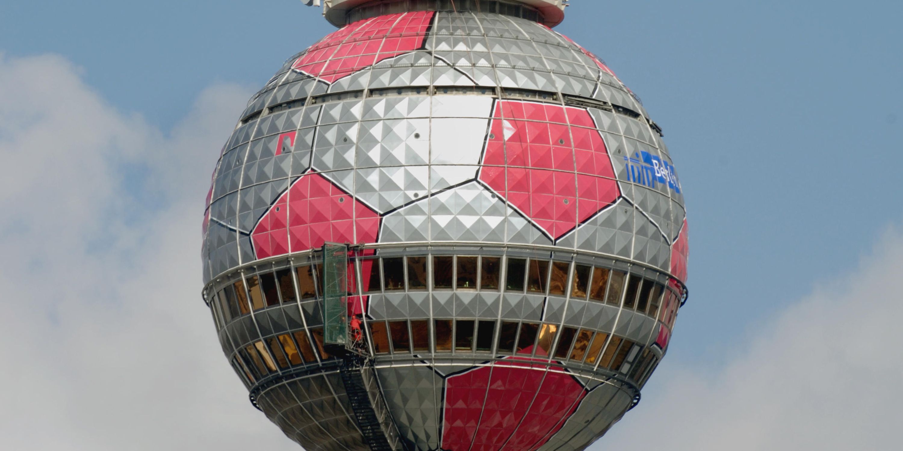 8000 Aufkleber und ein Ball | Deutsche Telekom