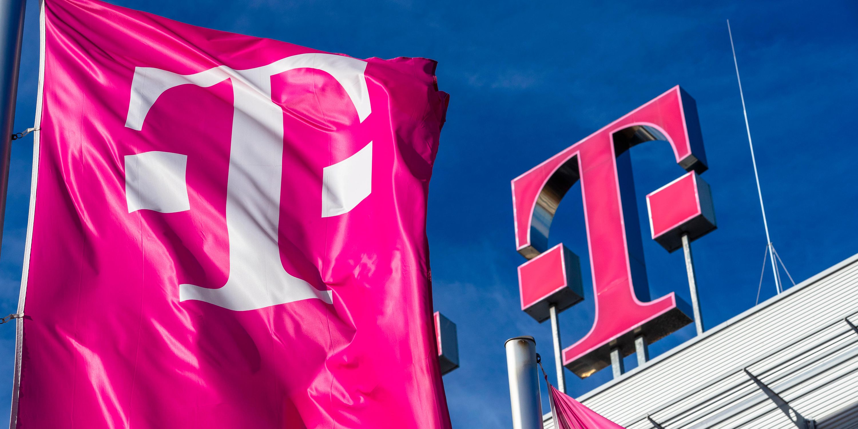 T-Systems signs major contracts valued over two billion | Deutsche Telekom