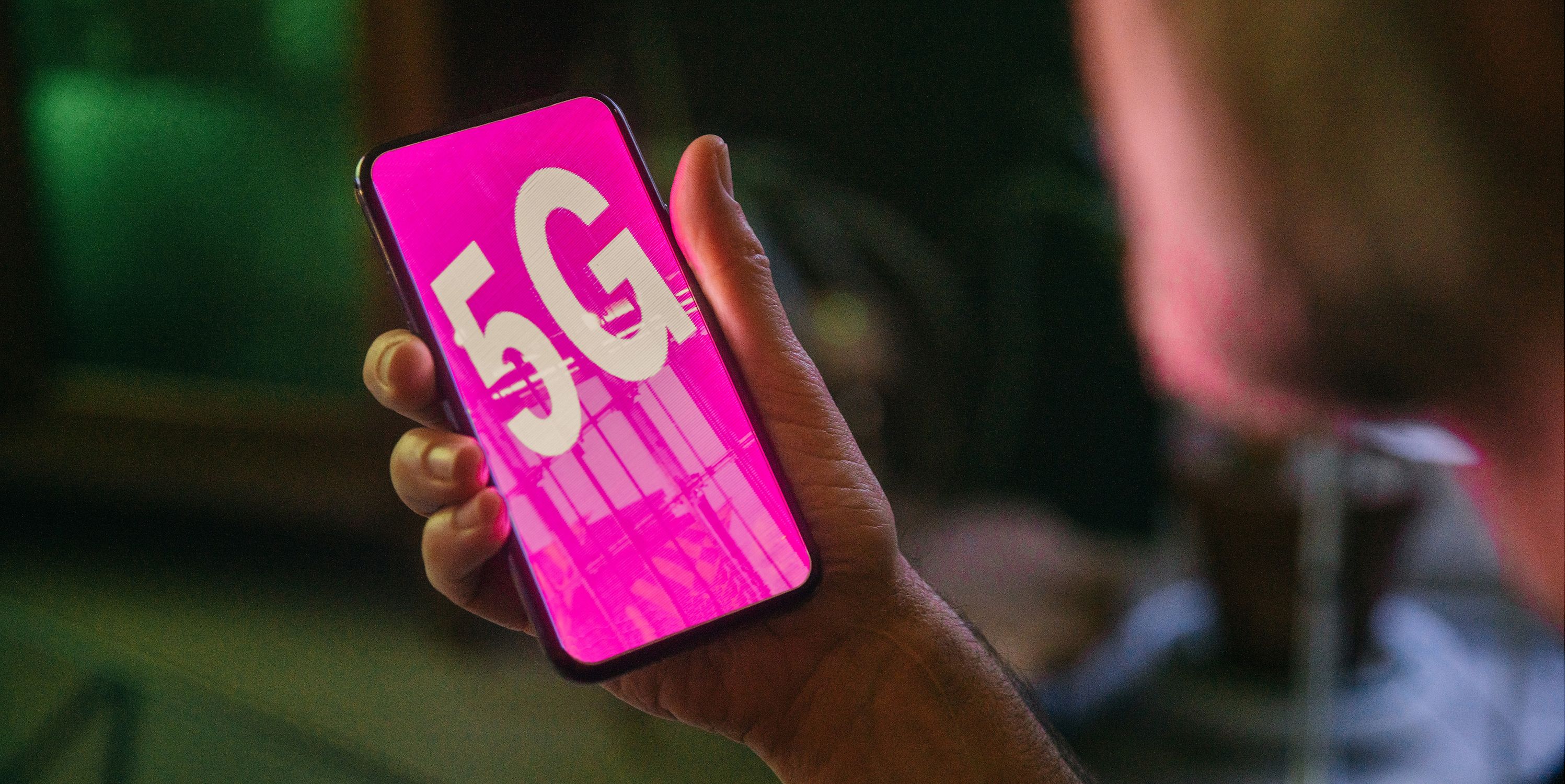 World first end to end multivendor 5G Voice over NR call | Deutsche Telekom